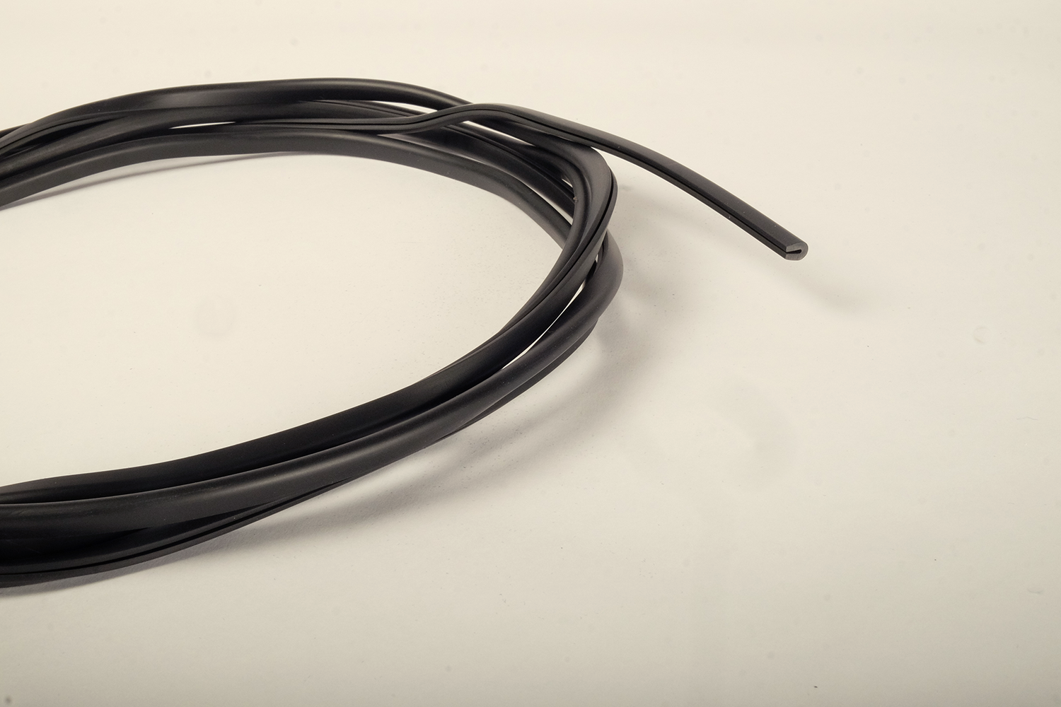 Mustang II Rear Glass Channel Edge 1974-1978 – Classic Auto Reproductions